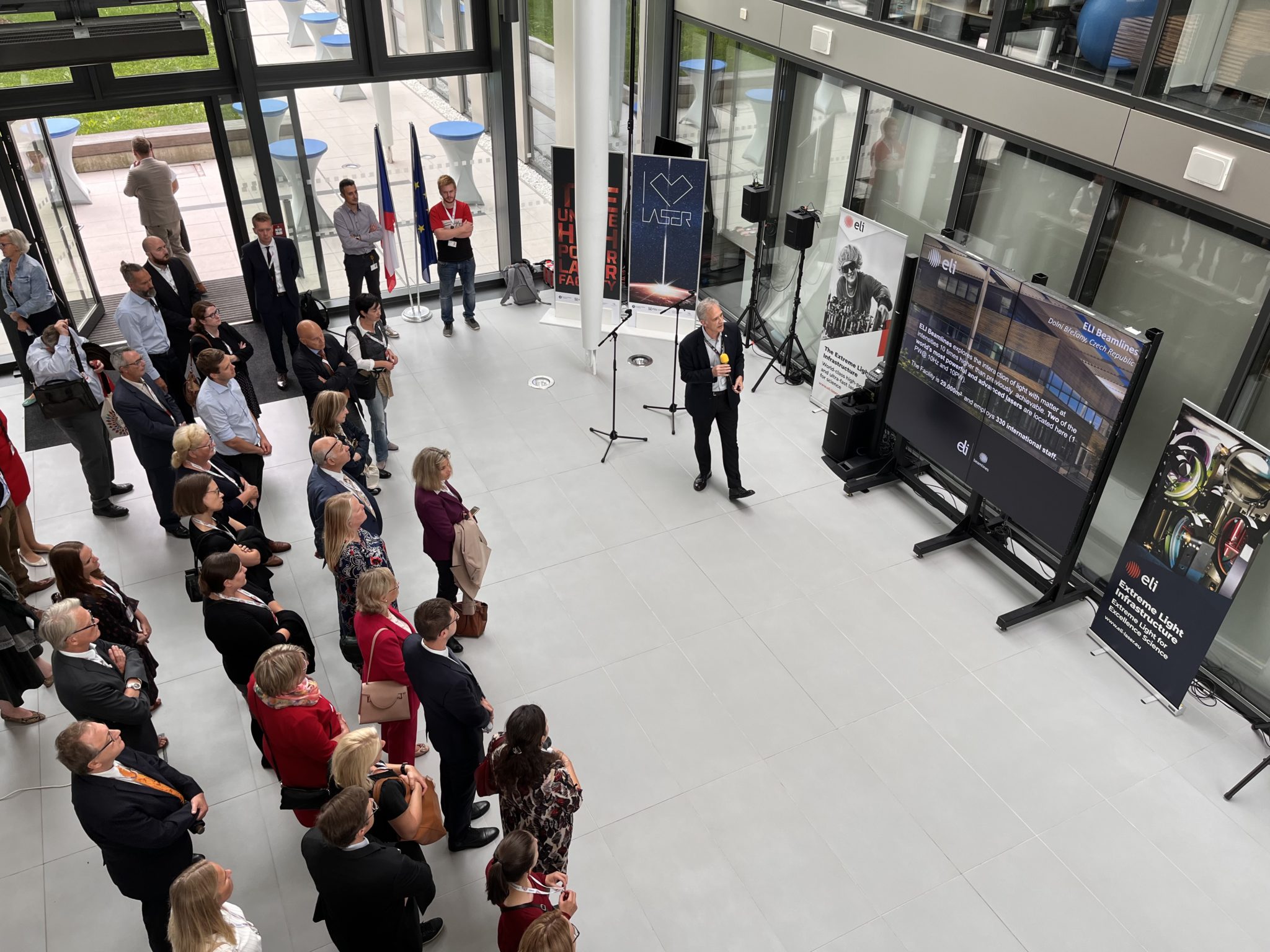 ERAC members visited ELI Beamlines facility | ELI Beamlines – Dolní Břežany
