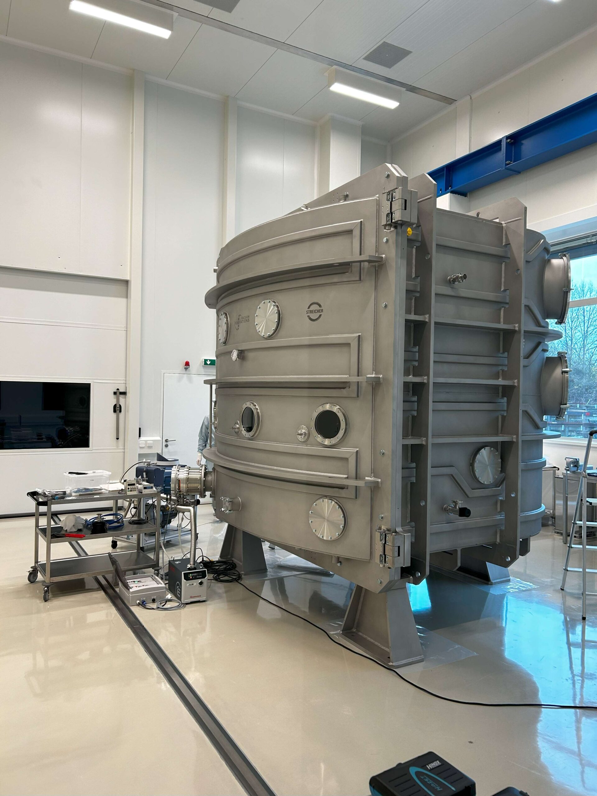 A unique coating laboratory is being established at ELI Beamlines | ELI ...